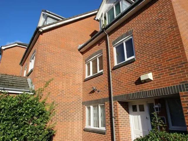 Holders Hill Crescent, London, NW4 1ND, United Kingdom | 4 bed townhouse for rent #112489884 | Rentberry