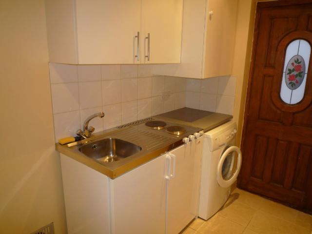 Holders Hill Crescent, London NW4, Studio to rent, £950 pcm | PrimeLocation