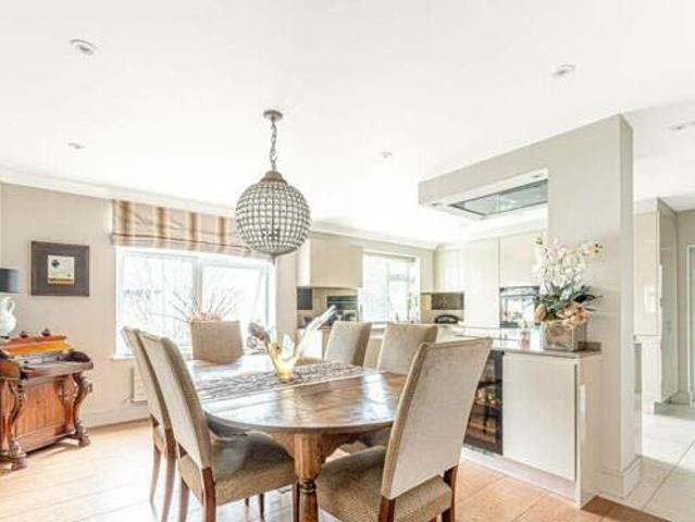 Holford Road, Hampstead, 2 Bedroom Flat