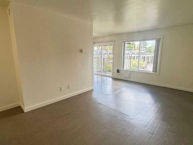 Holgate Lofts 2 Bedroom Apartment for Rent at 1424 Se Holgate Blvd, Portland, OR 97202 Brooklyn