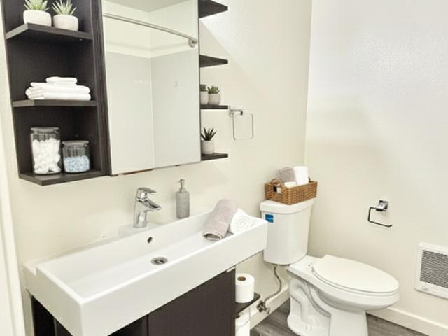 Holgate Lofts 2 Bedroom Apartment for Rent at 1424 Se Holgate Blvd, Portland, OR 97202 Brooklyn