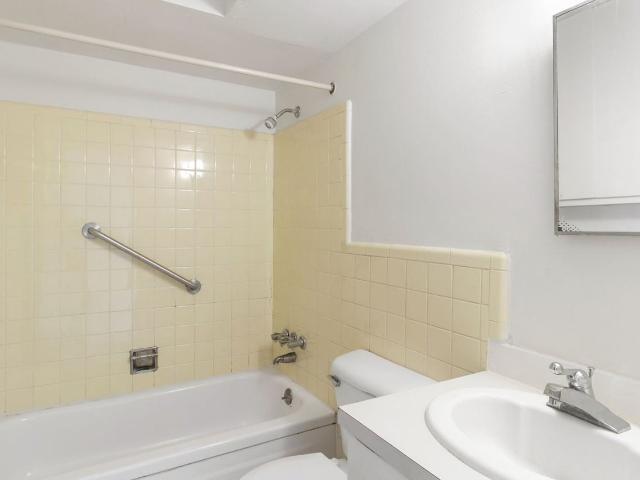Holiday Manor East 2 Bedroom Apartment for Rent at 16435 E 12 Mile Rd, Roseville, MI 48066 Roseville