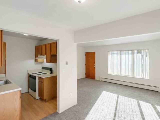 Holiday Manor East 2 Bedroom Apartment for Rent at 16435 E 12 Mile Rd, Roseville, MI 48066 Roseville