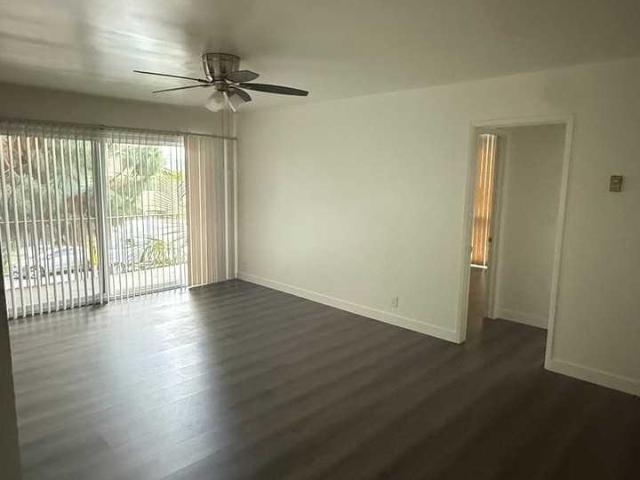 Holiday Gardens In Tustin 1 Bedroom Apartment for Rent at 16561 Alliance Ave, Tustin, CA 92780 Tustin