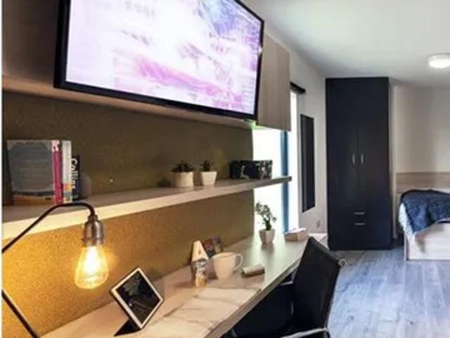 Holiday Inn London West, 4 Portal Way, London, W3 6RT, United Kingdom | 1 bed apartment for rent #131721586 | Rentberry