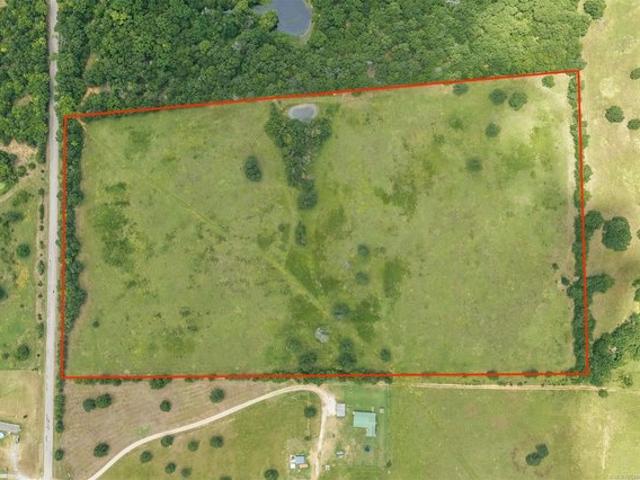 Holiday Rd, Ardmore, OK 73401
