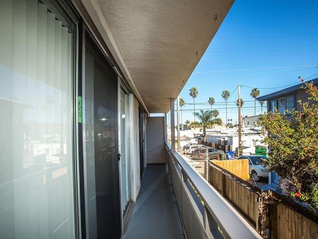 HOLIDAY SPECIAL* 1 MONTH FREE! Welcome to Surfcaster Apartments Studio Apartment for Rent at 5050 Niagara Ave, San Diego, CA 92107 Ocean Beach