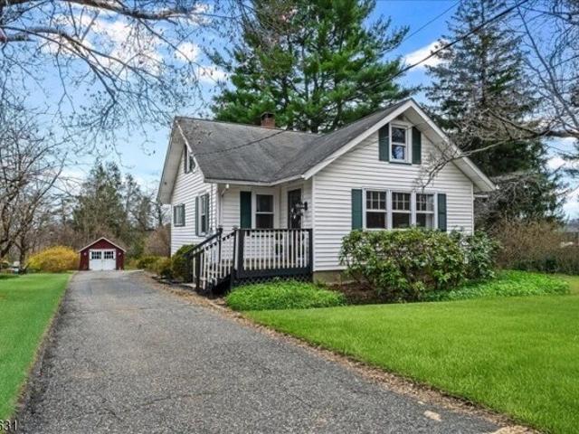 Holland Ave, Peapack Gladstone Boro, Home For Sale