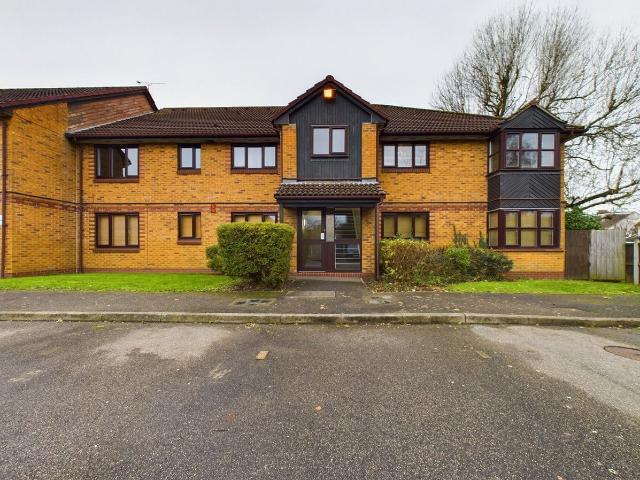Holland Close, Romford RM7, 1 bed flat to rent, £1,275 pcm | PrimeLocation