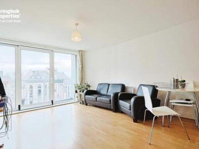Holland Gardens, Brentford, 1 Bedroom Apartment