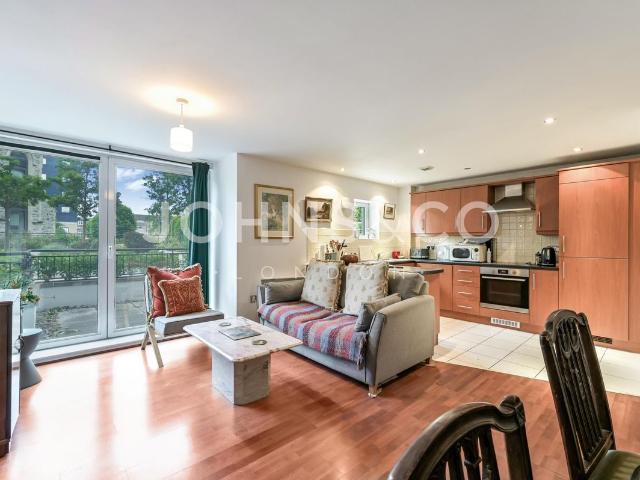 Holland Gardens, Kew Bridge, London TW8, 2 bed flat to rent, £2,500 pcm | PrimeLocation