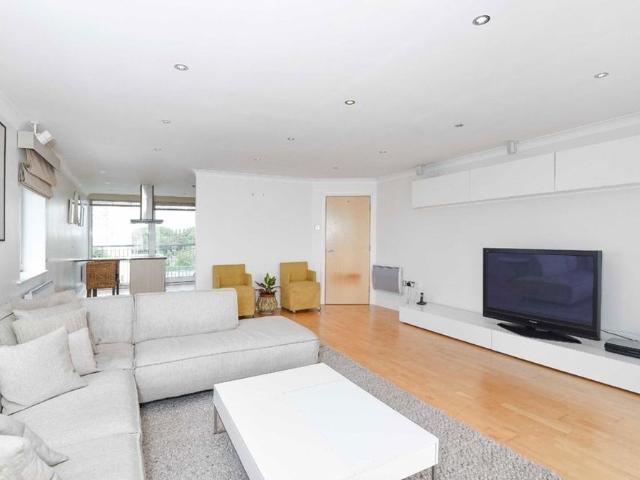 Holland Gardens, TW8, London