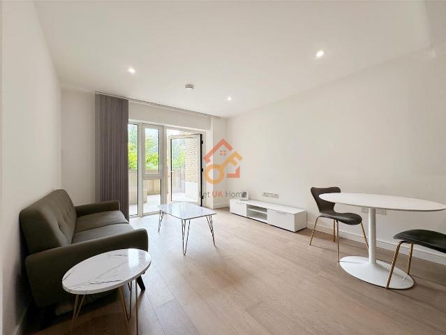 Holland House, Parr's Way, London W6, 1 bed flat to rent, £2,900 pcm | PrimeLocation