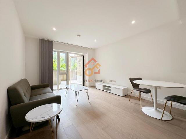 Holland House, Parr's Way, London W6 1 bed flat to rent £2,970 pcm £685 pw