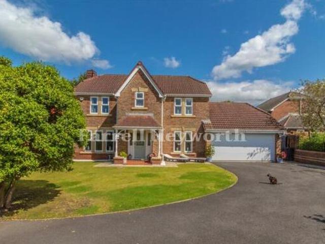 Holland House Road, Walton Le Dale, 4 Bedroom House