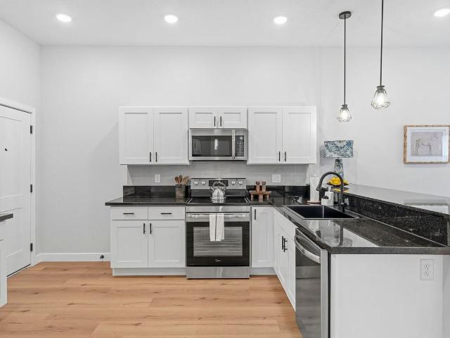 Holland Park 2 Bedroom Apartment for Rent at 2521 S Holland Ave, Springfield, MO 65807