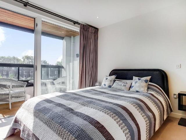 Holland Park Avenue, London W11 1 bed flat to rent £2,900 pcm £669 pw