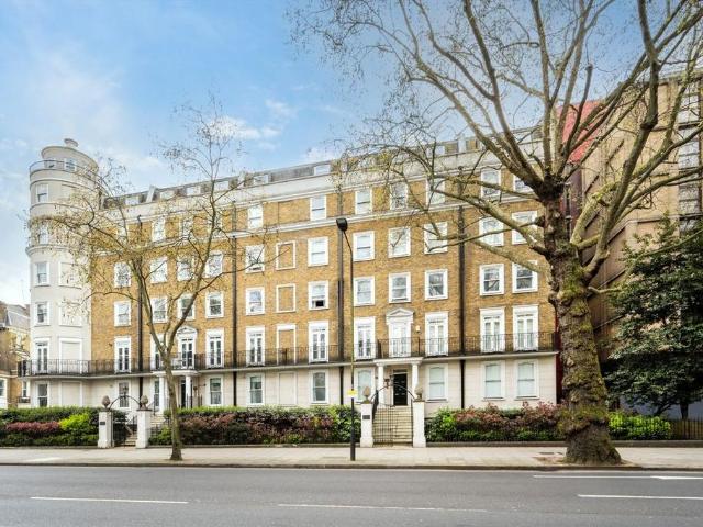 Holland Park Avenue, London W11 2 bed flat to rent £3,700 pcm £854 pw
