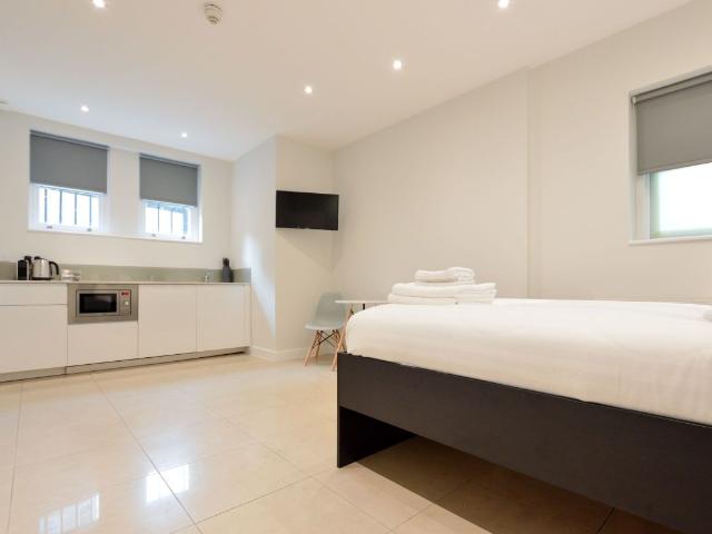 Holland Park Avenue, London W11, Studio to rent, £1,625 pcm | PrimeLocation