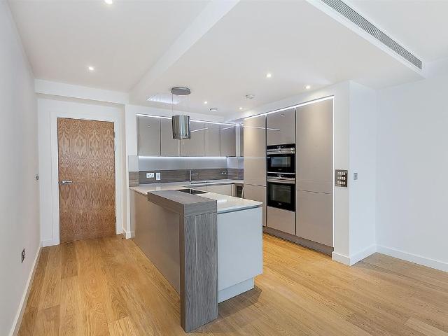 Holland Park Avenue W11, 3 bed flat to rent, £4,498 pcm | PrimeLocation