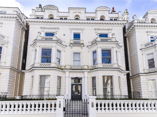 Holland Park, London, W11 4 bed apartment to rent £8,667 pcm £2,000 pw