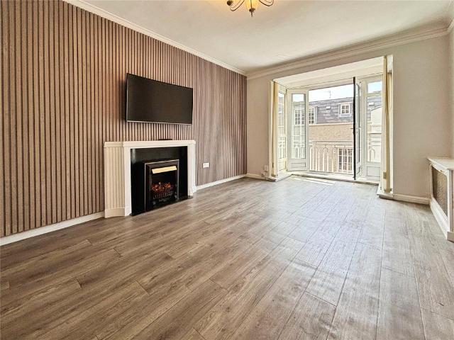 Holland Prak Avenue, London, W11 1 bed apartment to rent £3,250 pcm £750 pw