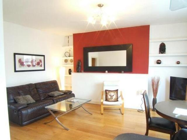 Holland Rd, London, 2 Bedroom Flat