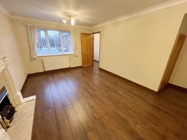 Holland Road, Chesterfield, S41