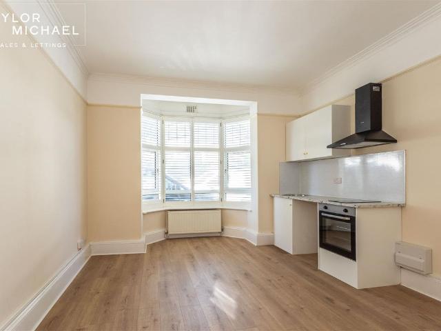 Holland Road, Hove BN3, Room to rent, £850 pcm | PrimeLocation
