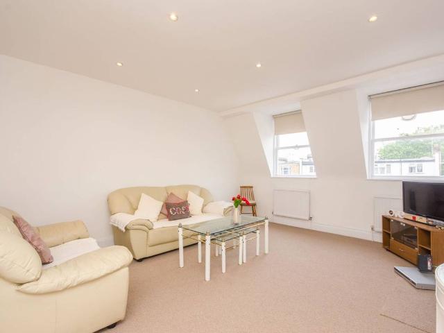 Holland Road, Holland Park, London W14, 2 bed flat to rent, £2,550 pcm | PrimeLocation