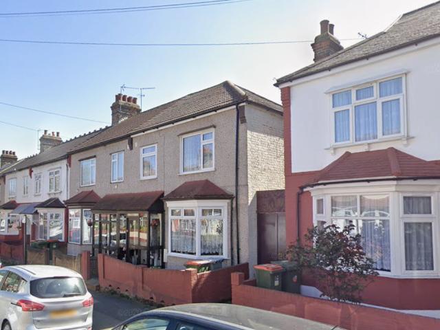 Holland Road, London E6, 4 bed terraced house to rent, £2,650 pcm | PrimeLocation