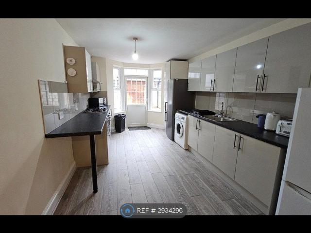 Holland Road, London E15, 4 bed terraced house to rent, £3,000 pcm | PrimeLocation