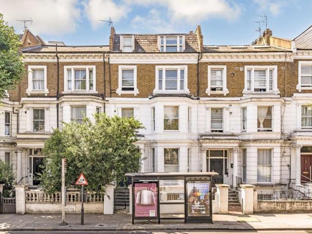 Holland Road, London W14 2 bed flat to rent £3,000 pcm £692 pw