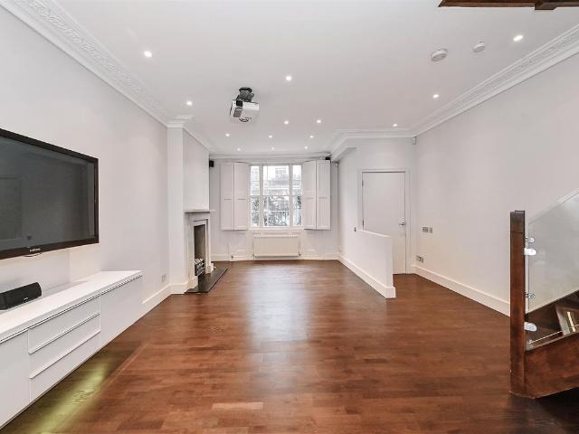 Holland Street, Kensington W8, 3 bed property to rent, £8,996 pcm | PrimeLocation