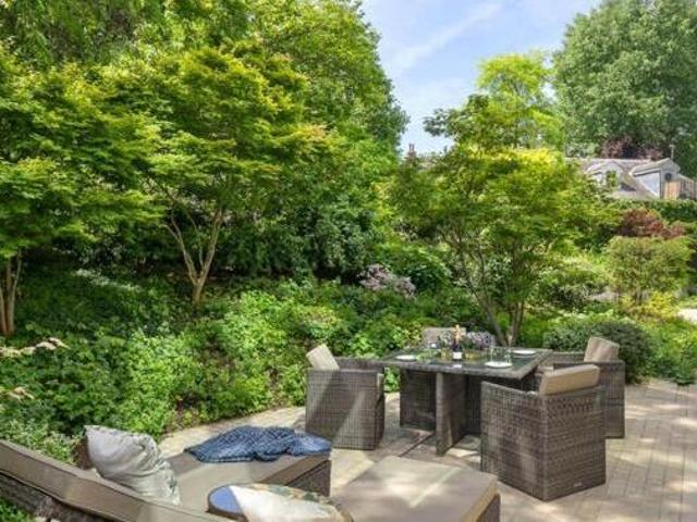 Hollandgreen Place, Kensington, 3 Bedroom Apartment