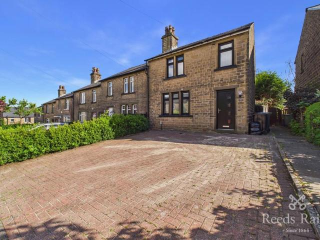 Hollin Terrace, West Yorkshire HD3 3 bed end of terrace house to rent £1,175 pcm £271 pw