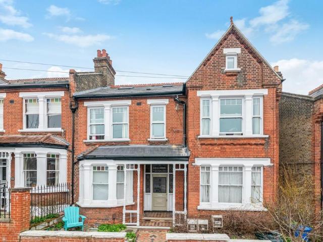 Hollingbourne Road, London SE24 3 bed flat to rent £4,000 pcm £923 pw