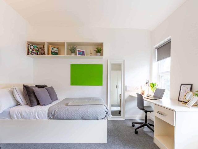 Hollingbury House Brighton Student Accommodation | Amber