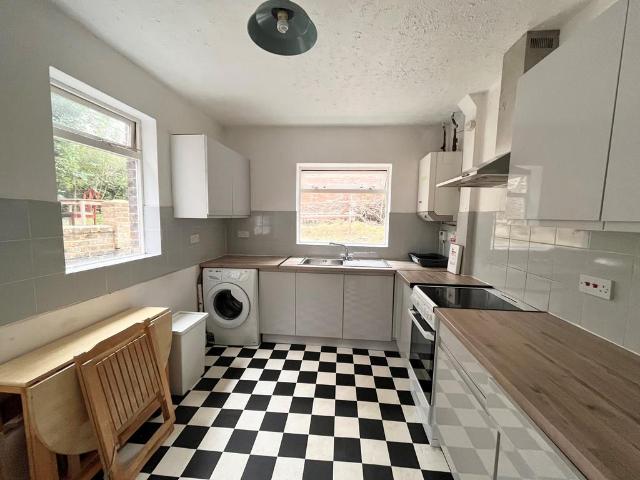 Hollingdean Terrace, Brighton, BN1 7HB 5 bed terraced house to rent £2,340 pcm £540 pw