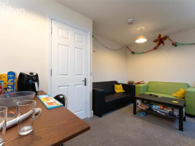 Hollingdean Terrace, East Sussex BN1 4 bed terraced house to rent £2,600 pcm £600 pw