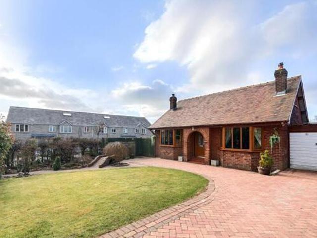 Hollingworth, Green Lane, Hyde, 3 Bedroom Detached