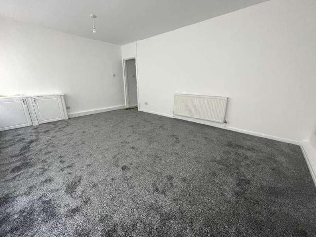 Hollins Road, Oldham, OL8