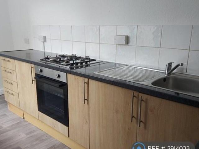 Hollins Road, Oldham, OL8 2 bed terraced house to rent £1,025 pcm £237 pw