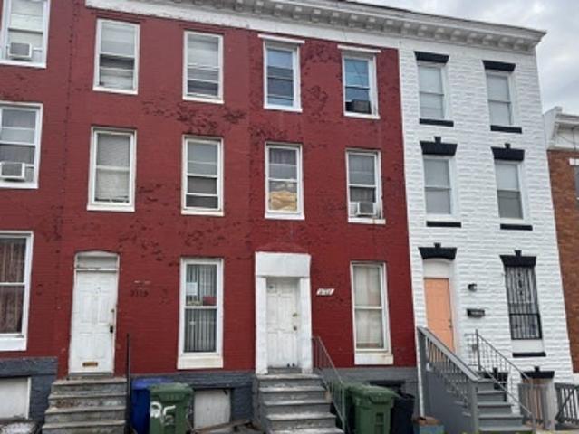 Hollins St