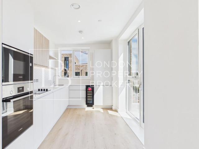 Hollidge House, Lombard Square SE28, 2 bed flat to rent, £2,400 pcm | PrimeLocation