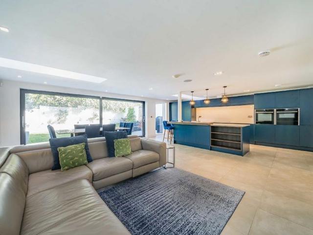 Hollies Close, London SW16 6 bed detached house to rent £6,500 pcm £1,500 pw