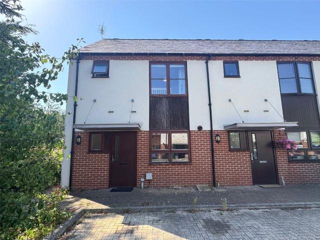 Hollies Court, Basingstoke, Hampshire RG24, 3 bed end terrace house to rent, £1,600 pcm | PrimeLocation