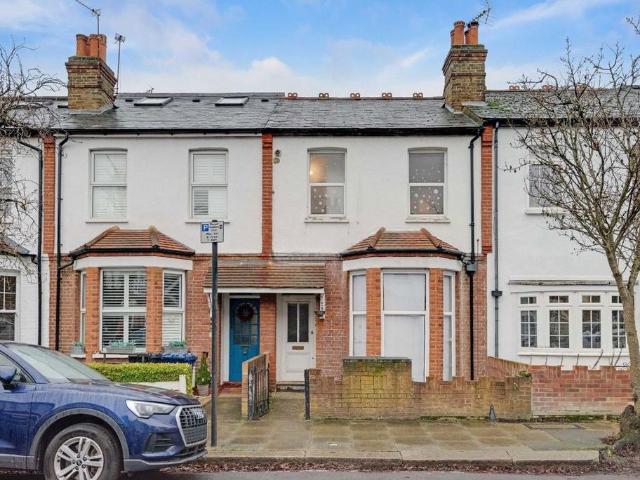Hollies Road, London W5 1 bed flat to rent £1,600 pcm £369 pw