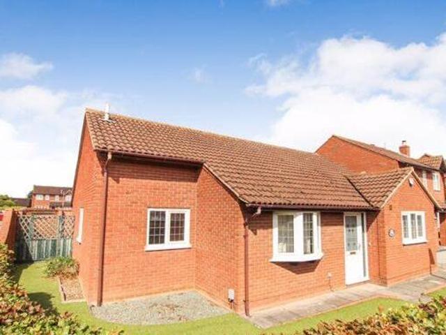 Hollies Walk, Wootton, 3 Bedroom Detached
