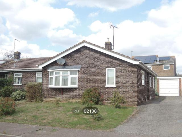 Holliland Croft, Great Tey, Colchester CO6, 2 bed bungalow to rent, £1,300 pcm | PrimeLocation